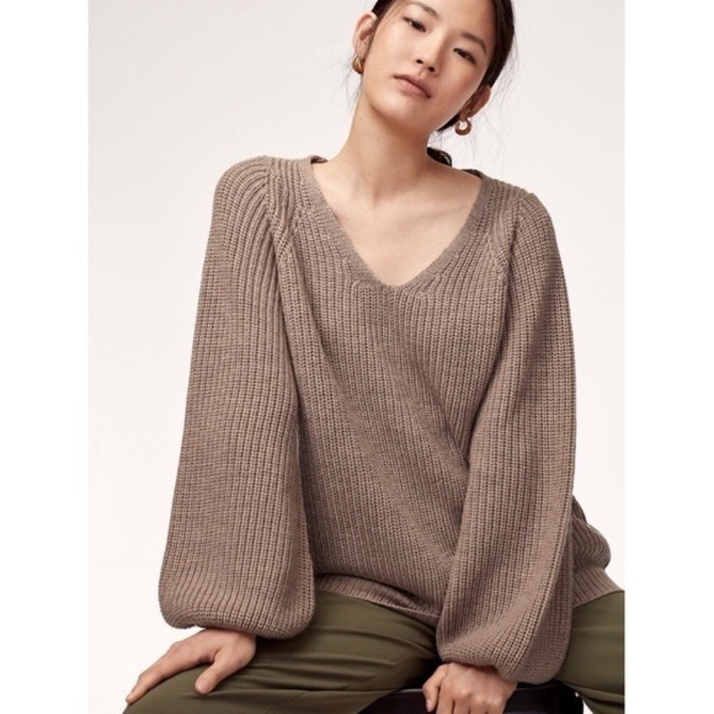 Aritzia’s Babaton Valadon Balloon Sleeve Sweater, Siz… - Gem